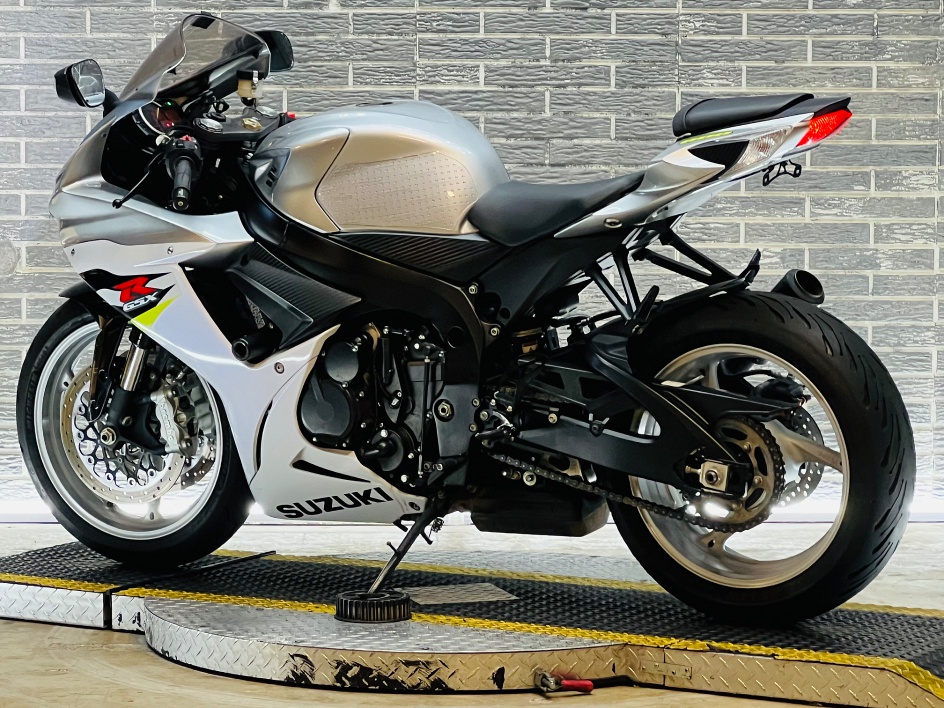 2018 SUZUKI GSX-R600 - Motorcycle 4 US