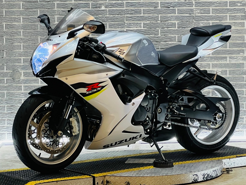 2018 SUZUKI GSX-R600 - Motorcycle 4 US