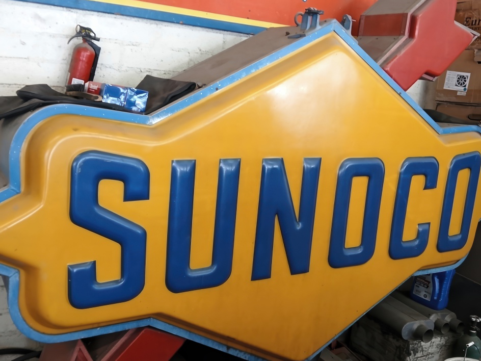 1960 SUNOCO LIGHT UP SIGN 1960S SUNOCO SIGN - One Eleven Vintage Cars