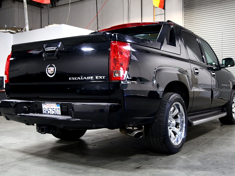 2002 CADILLAC ESCALADE EXT - Goxee Dealer Corp