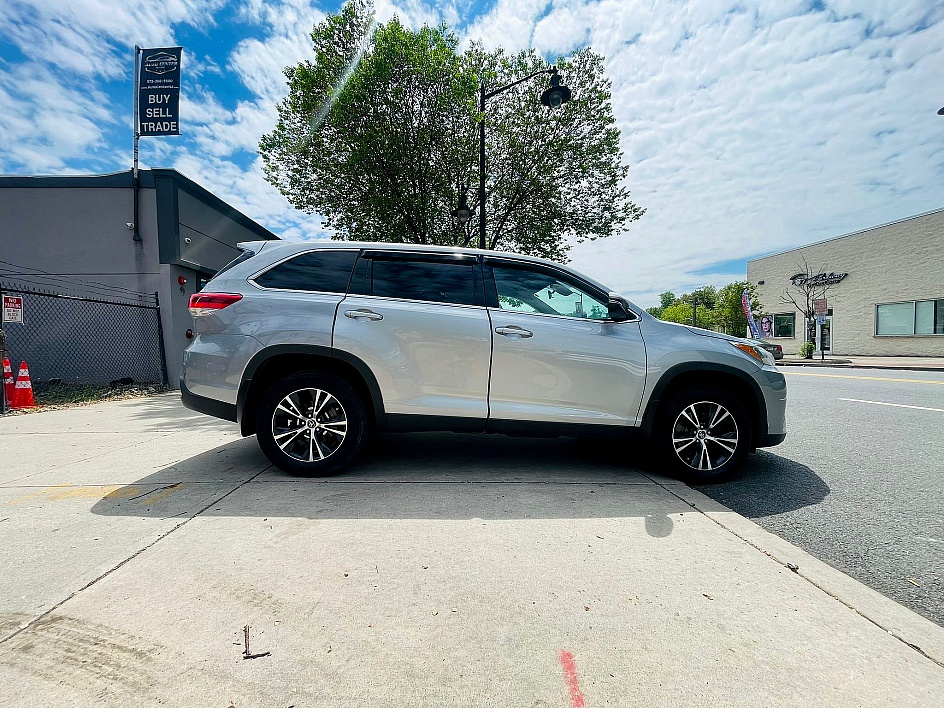 2019 TOYOTA HIGHLANDER LE - Buy Here Pay Here 999 Down