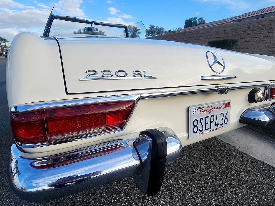 1965 MERCEDES-BENZ SL - Classic vehicle Vintage vehicle Buy sell trade