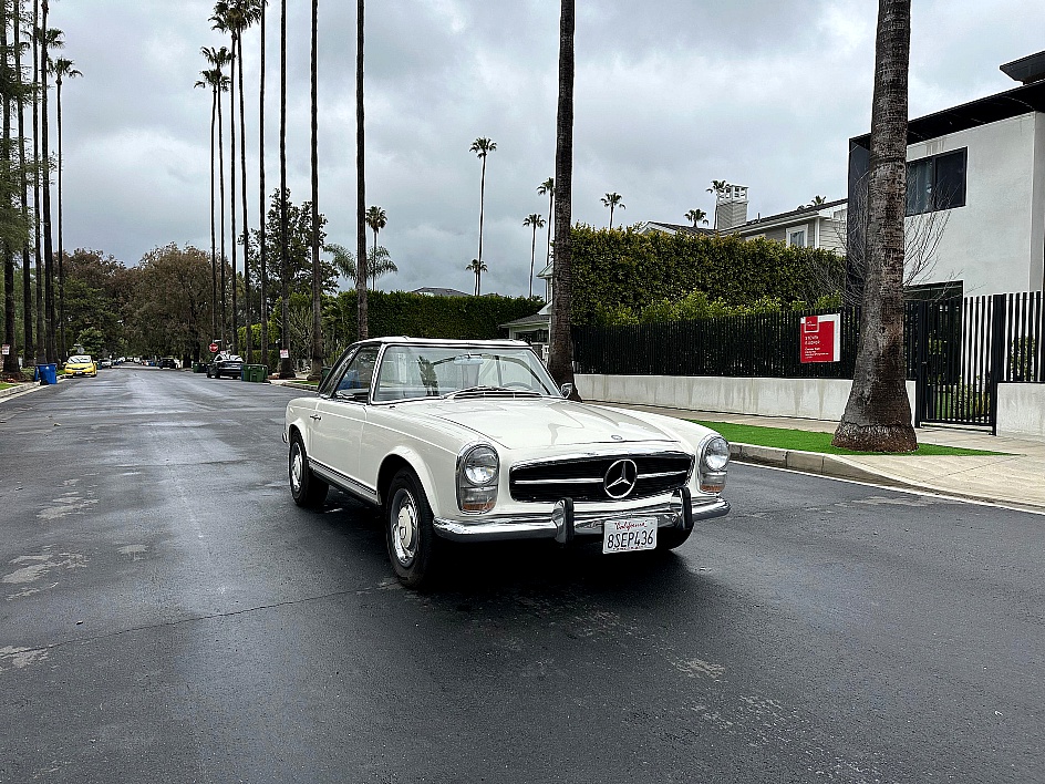 1965 MERCEDES-BENZ SL - Classic vehicle Vintage vehicle Buy sell trade