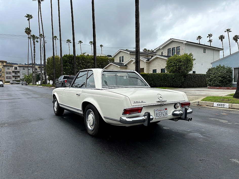 1965 MERCEDES-BENZ SL - Classic vehicle Vintage vehicle Buy sell trade